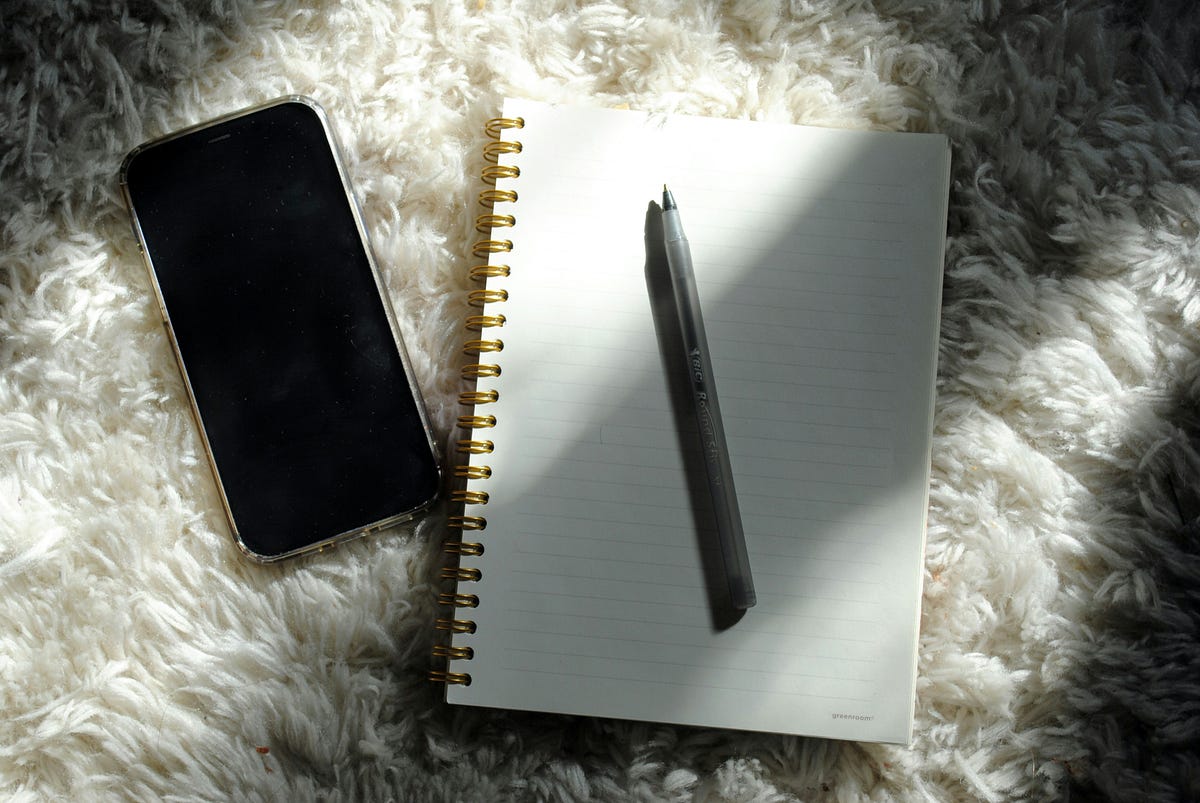 Why Entrepreneurs & Creatives Should Swap Phones For Pen & Paper | by ...
