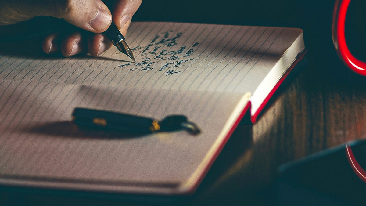 Handwriting vs. Typing: Cognitive Benefits You Need to Know | ILLUMINATION