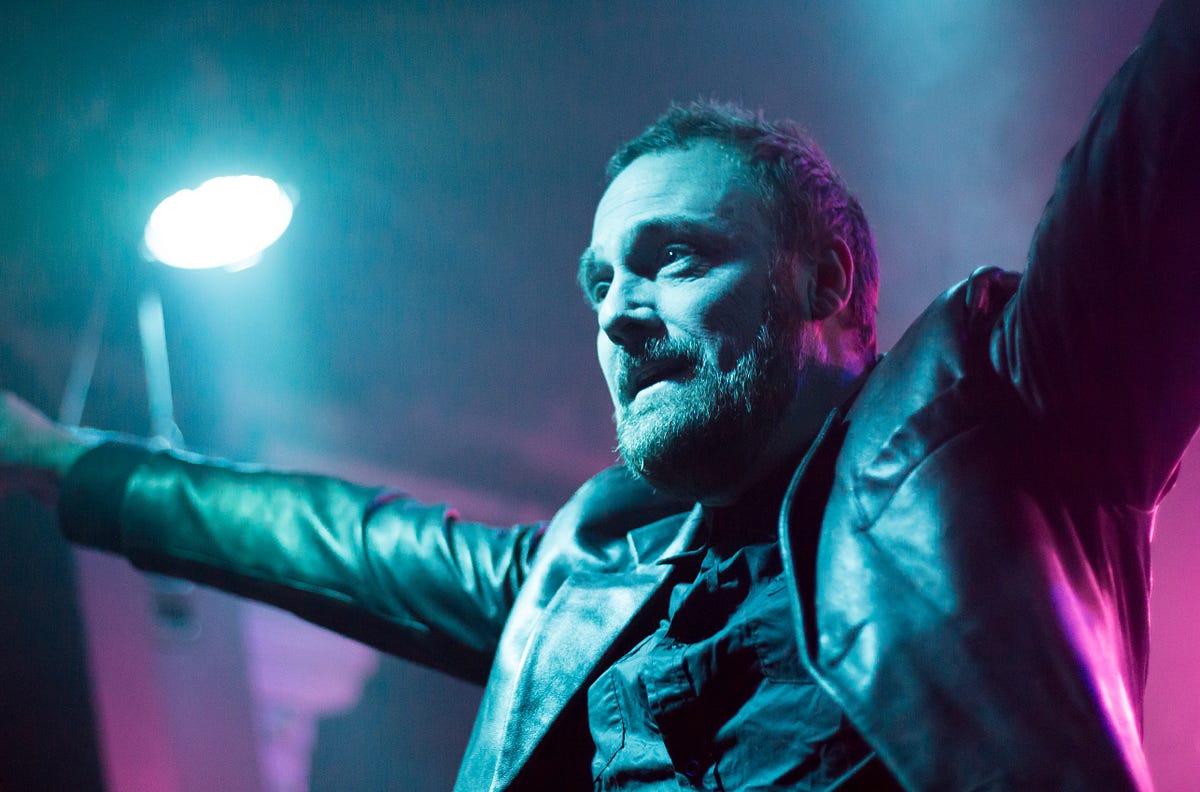 The Psychology of Fame: Unraveling the Mental Impact of Stardom | by ...