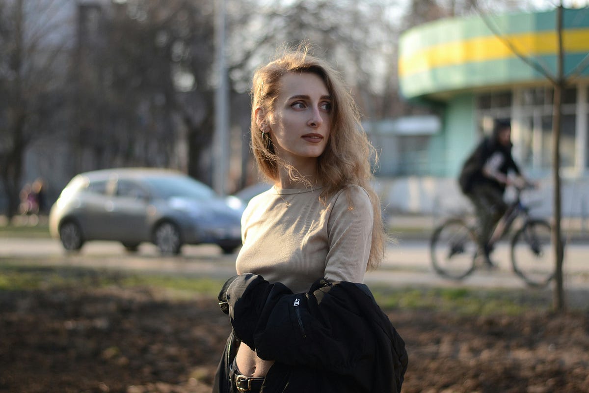 The Beauty of Women Is Not in the Clothes She Wears | by S Esoof Siddiq ...