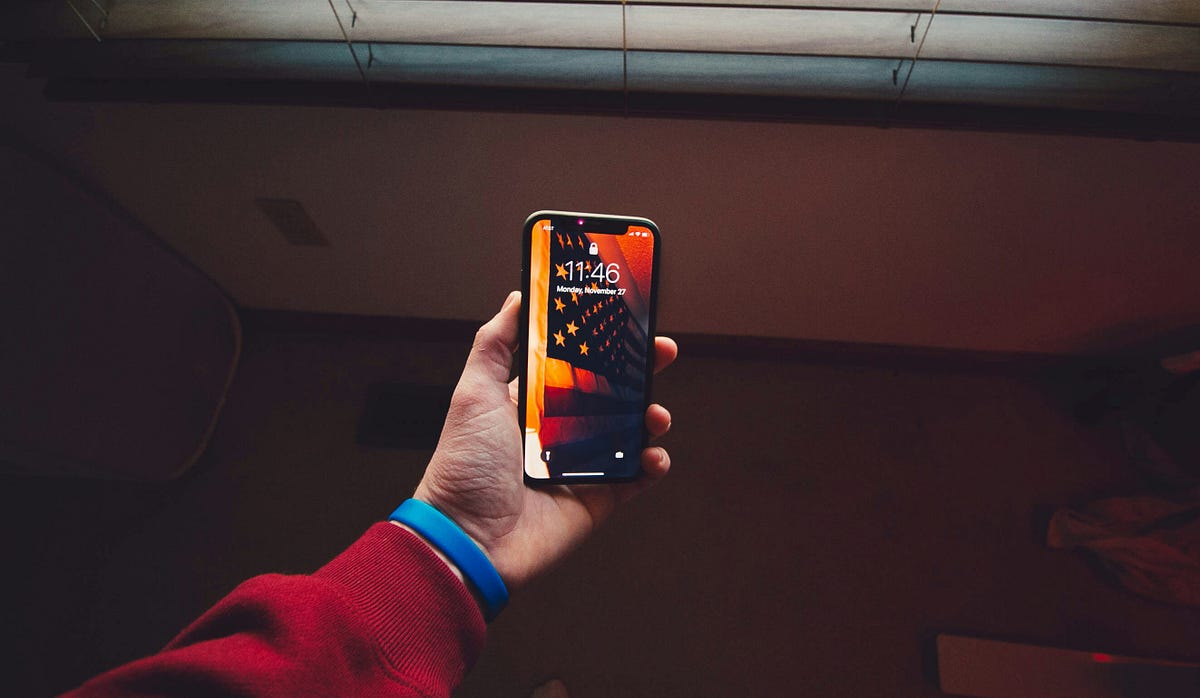 Mobile Development Trends 2025: Flutter vs React Native | by Haris Setiyono | Medium