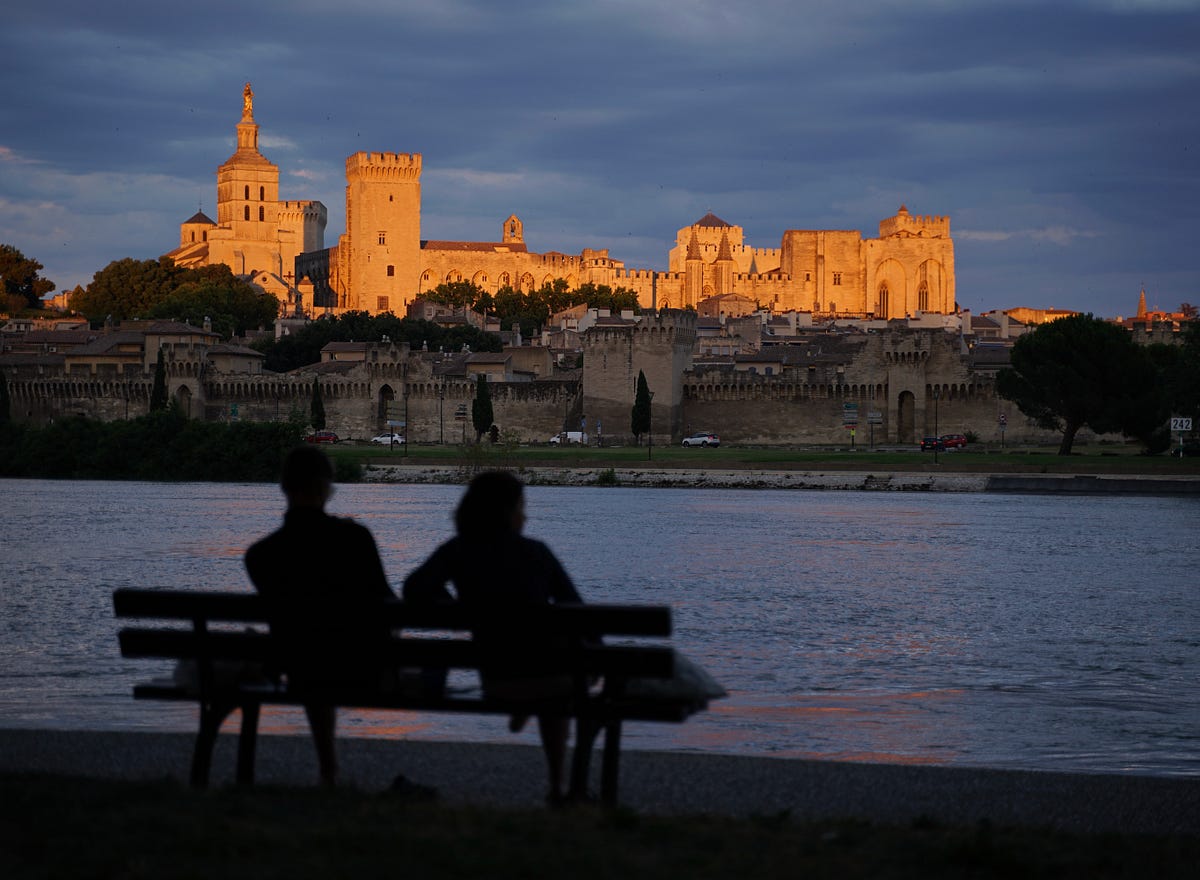 Avignon - Sarah Manchester - Medium