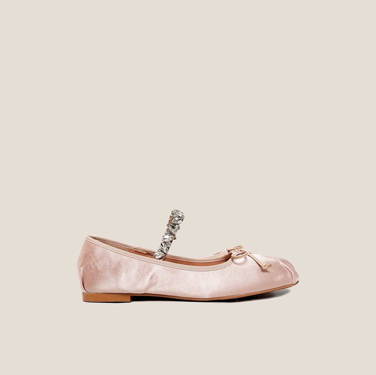 What Makes Ballet Flats So Comfortable? A Look at Their Design | by MME ...