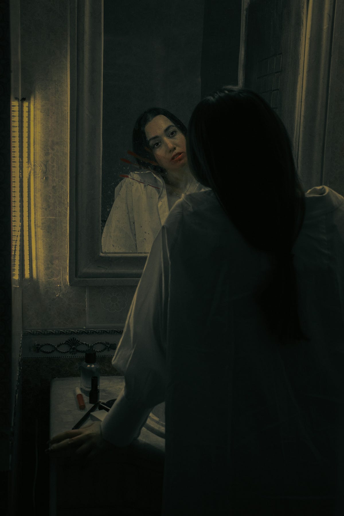 MY ROOMMATE WHO FEARED HER OWN REFLECTION EPISODE 1 | by Sandra Martins | Jul, 2025 | Medium