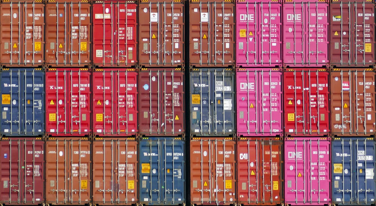 How To Communicate Between Two Containers From Different Docker App