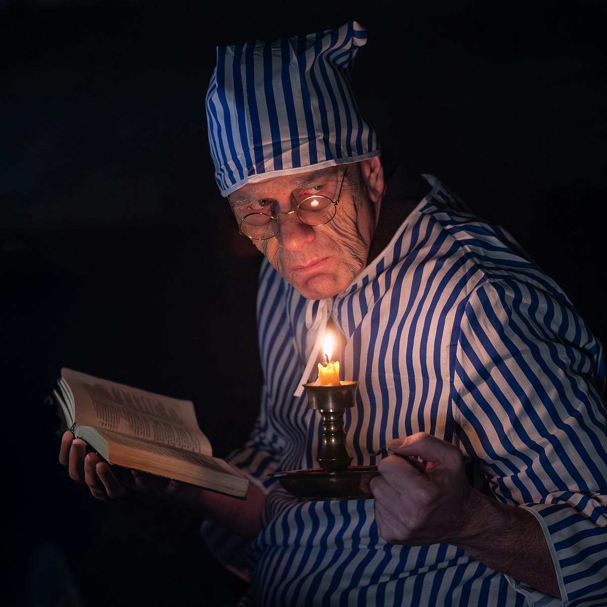 A Hilarious Version of Charles Dickens’s ‘A Christmas Carol’ | by Vera ...