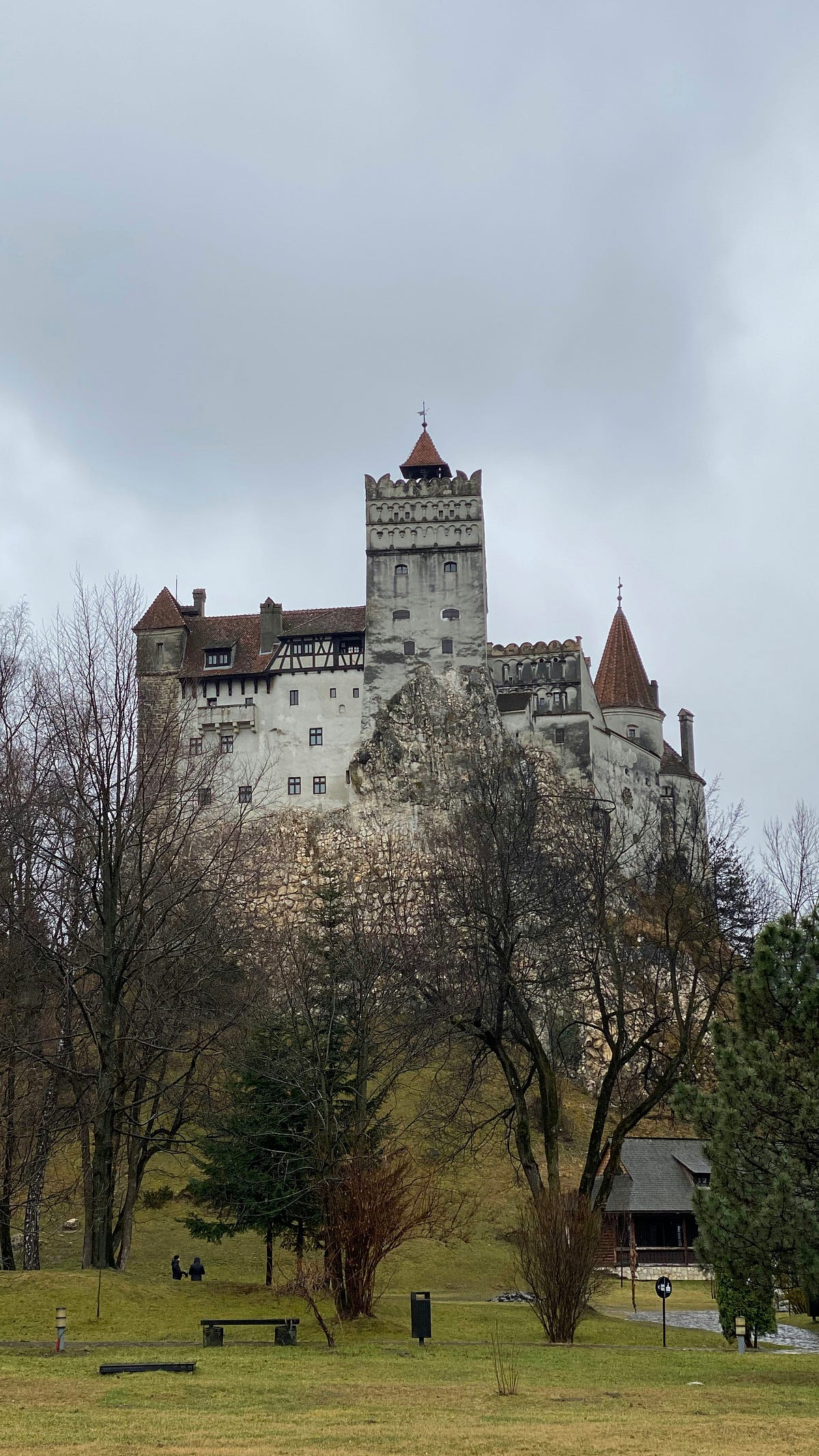 Architecture of Dracula’s Castle Fear and the Uncanny, Impact of ...