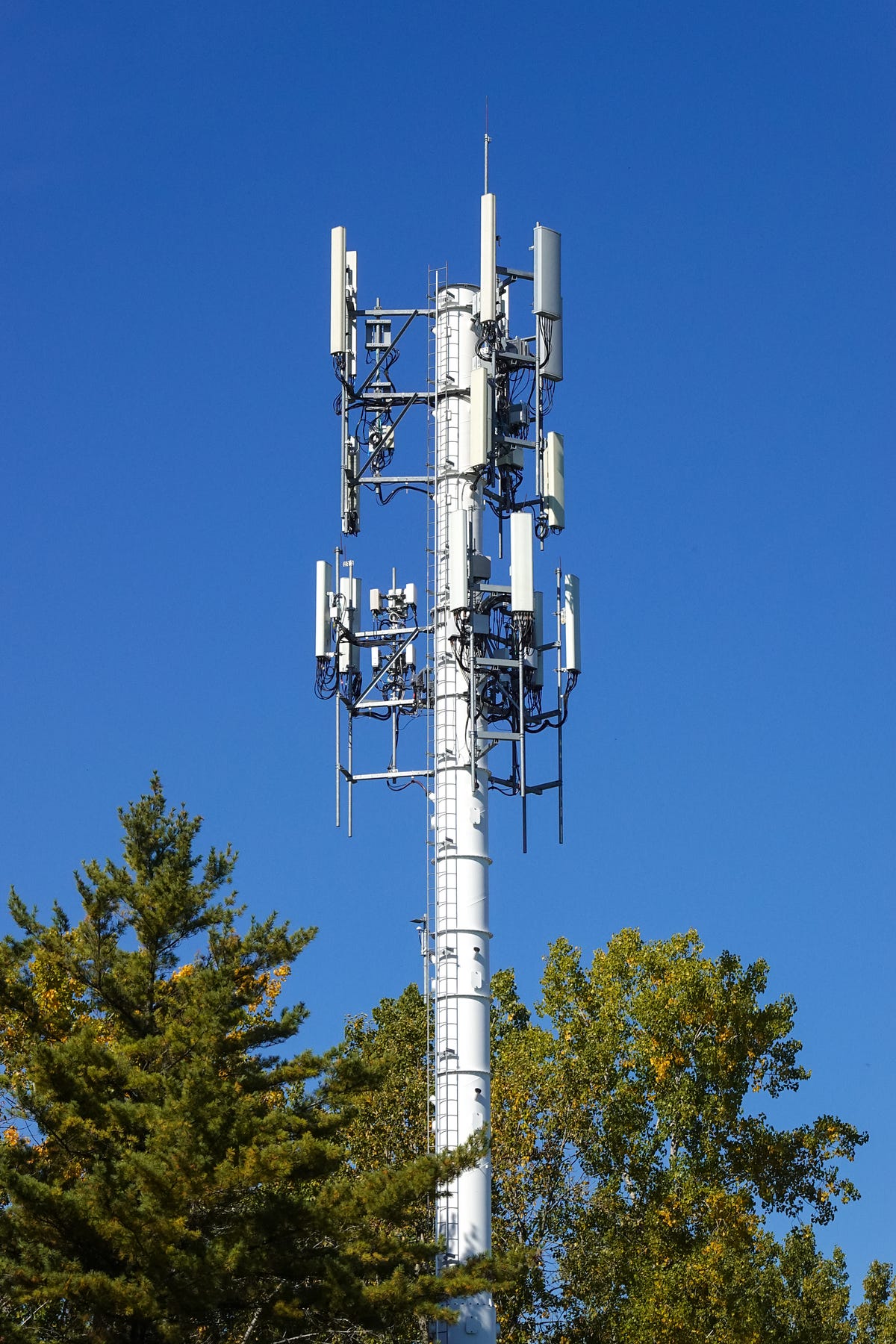 5G in Manufacturing — The Backbone of the Industrial Internet | by Bisma Farrukh | Geek Culture ...