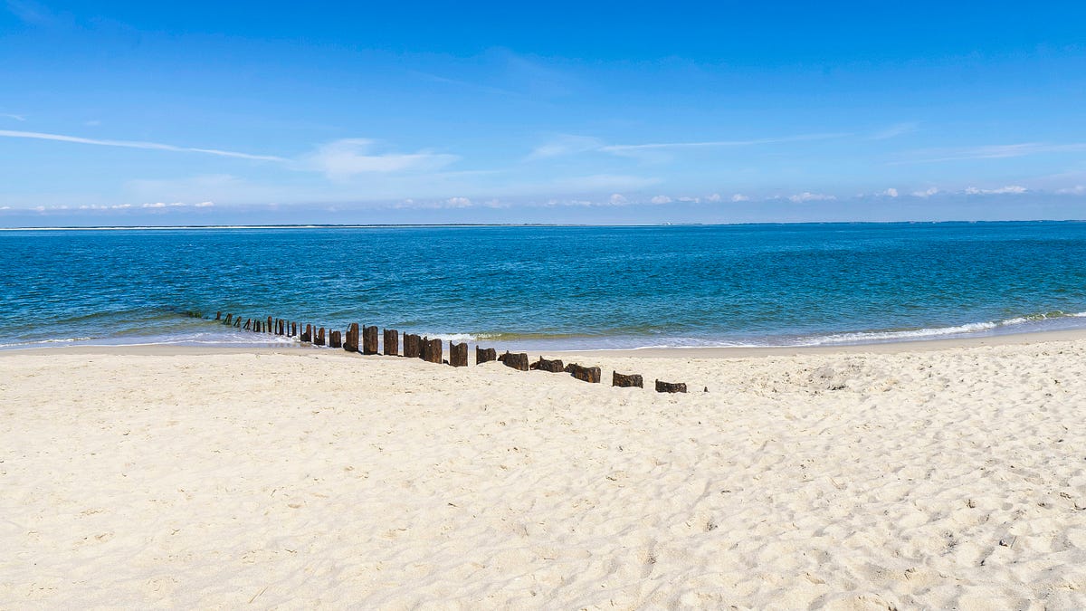 Mastering Linked Lists: Efficiently Merging Two Sorted Lists | by Saikrishna A | Nov, 2024 | Medium