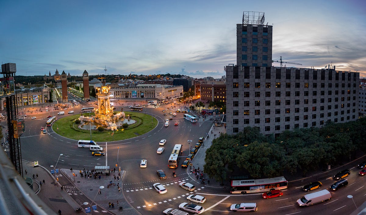 TypeScript Advanced Types: Union and Intersection | by John Au-Yeung | Level Up Coding