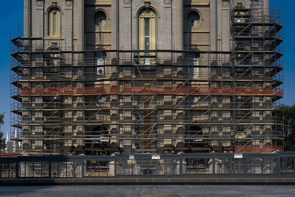 Exploring ListDetailPaneScaffold in Android Jetpack Compose | by Jigar Rangani | Medium