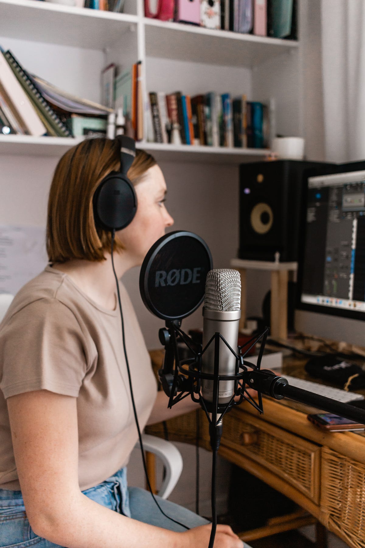 10 Best Podcasts for Learning Something New Every Day | by Raphael De ...