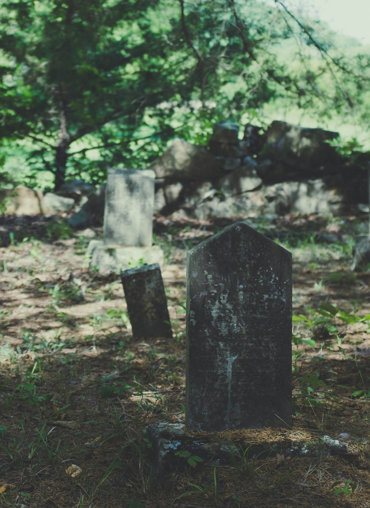 Aku, Kamu, Kemudian Batu Nisan. trigger warning: suicide, abusive… | by ...