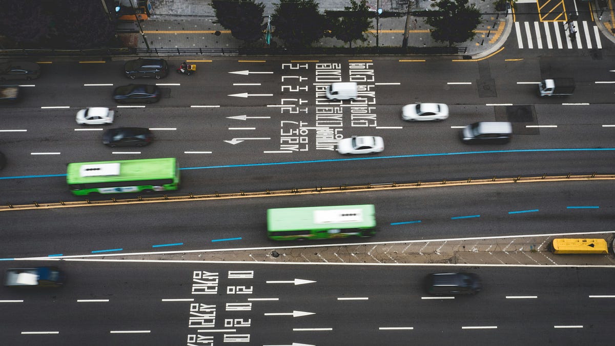 Multi-GPU Training Explained: Data Parallelism, Input Sharding, and ...