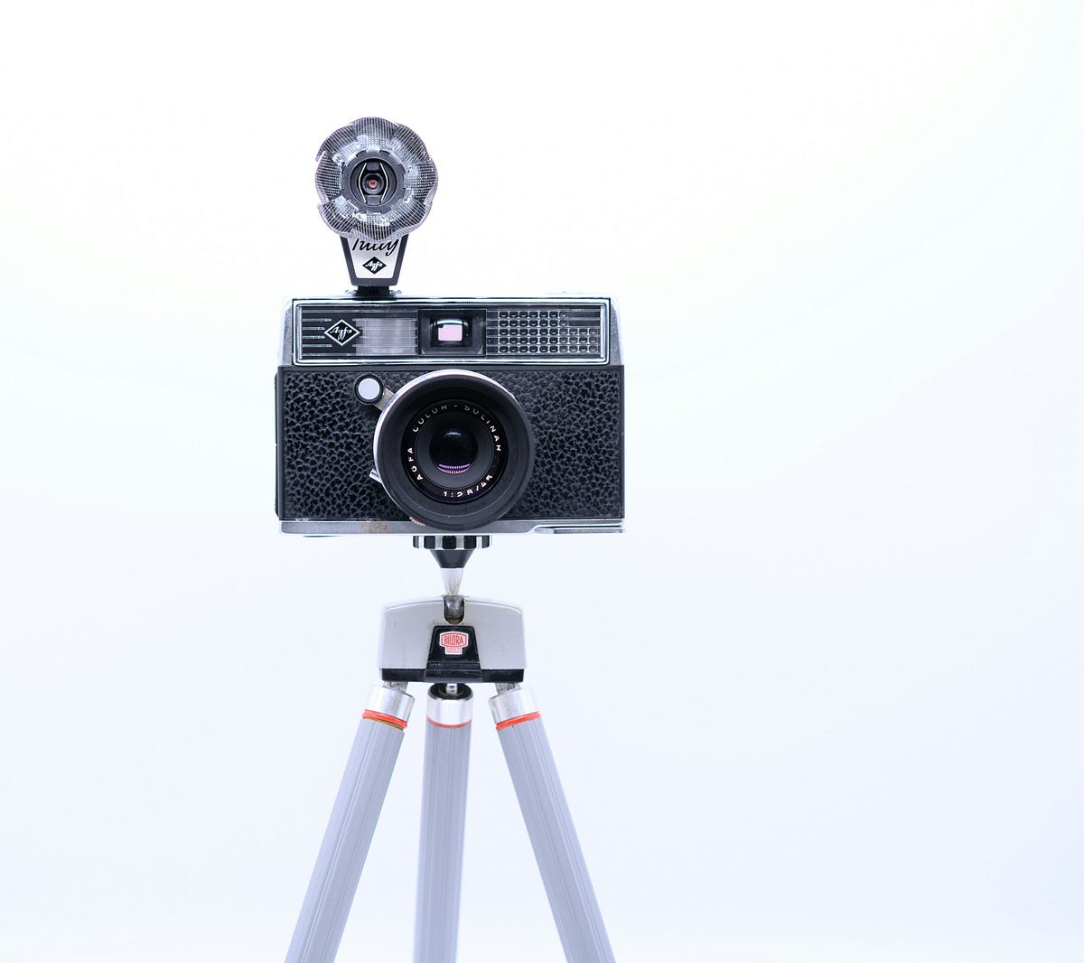 The Tripod of Life, Chindo’s Style: Cingcai, Cengli, and Cuan | by Fiza ...