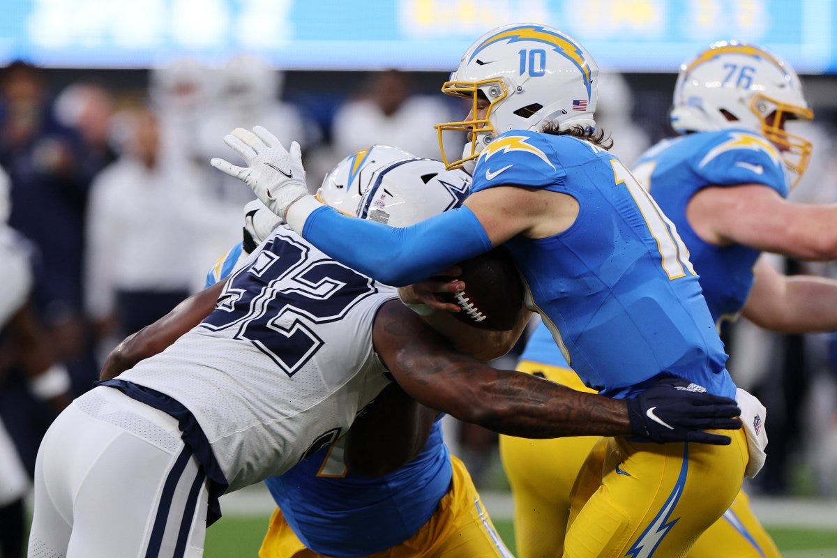 Viral Chargers Fan Went Through Every Emotion During Monday Night ...
