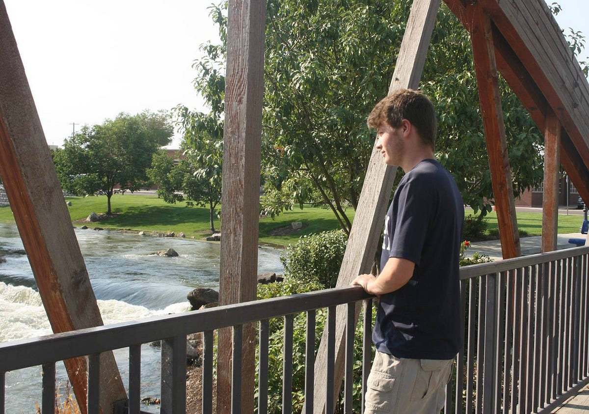 Between Heartbreak and Hope. How Loss Shapes Us and Calls Us Back to ...