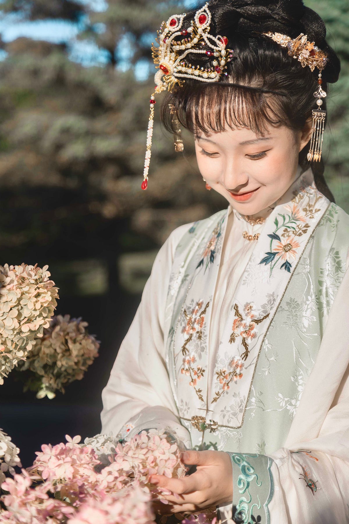 The history and revival of ancient Chinese hanfu | by Nupur Samaddar ...