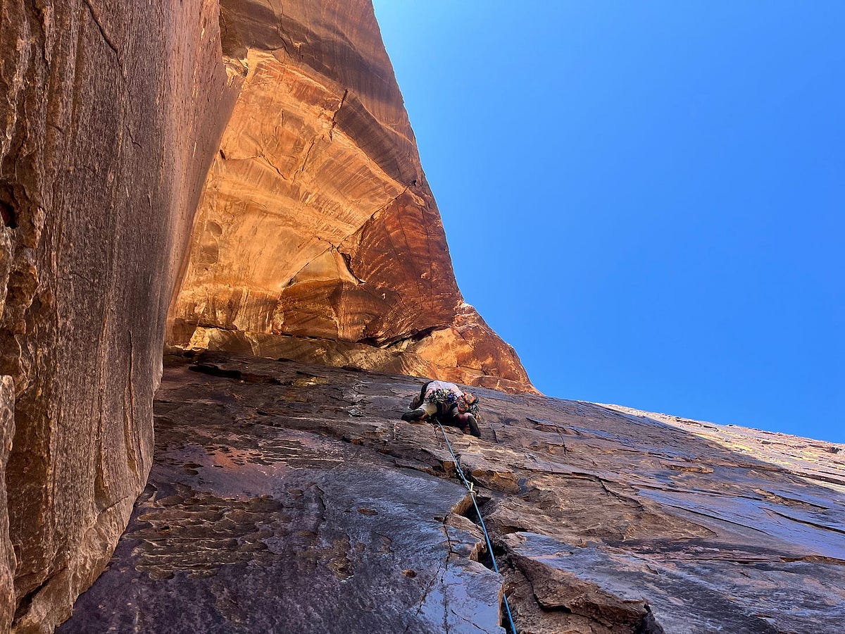 Red Rock Climbing — Dark Shadows (full) - Romain’s Adventures - Medium