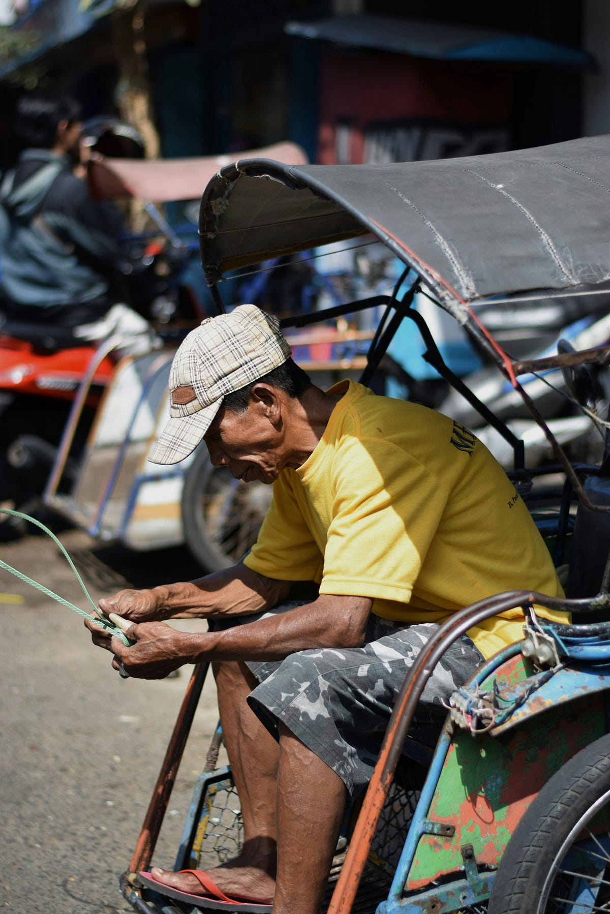 Ikhlas. Chapter #65 — Menulis Satu Halaman, 8… | by Riza Putranto | Komunitas Blogger M | Medium