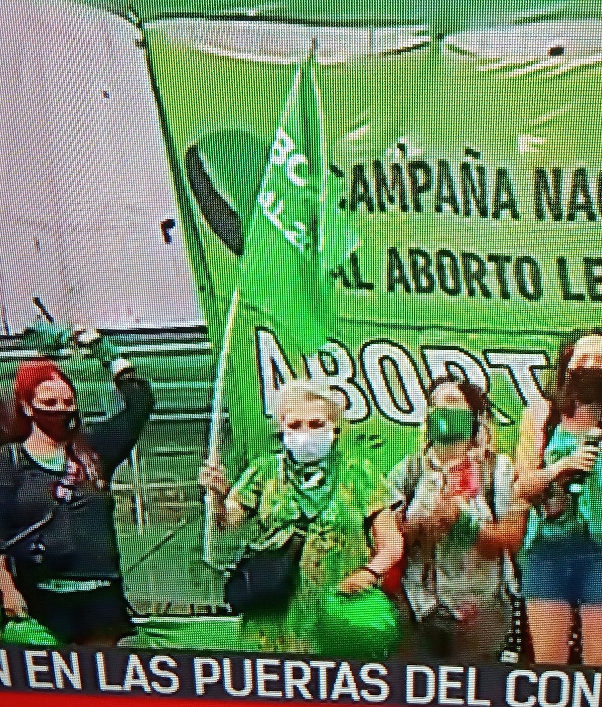 diez palabras — número 17 (rojo y verde) | by marcela basch | Medium