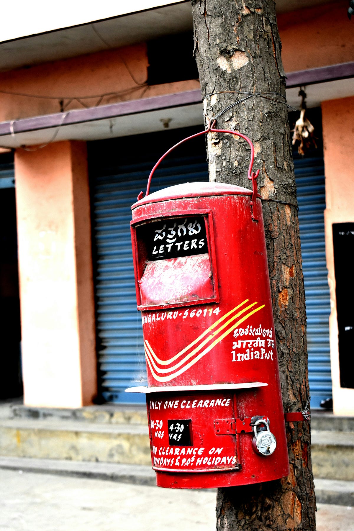 Before the Postman Had a Bicycle: Remembering India’s Human Runners | by Urna Gain | Pen With ...