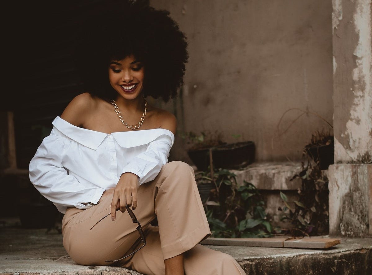 How to Get a Hot Woman to Notice You | by Miriam Murillo | Medium