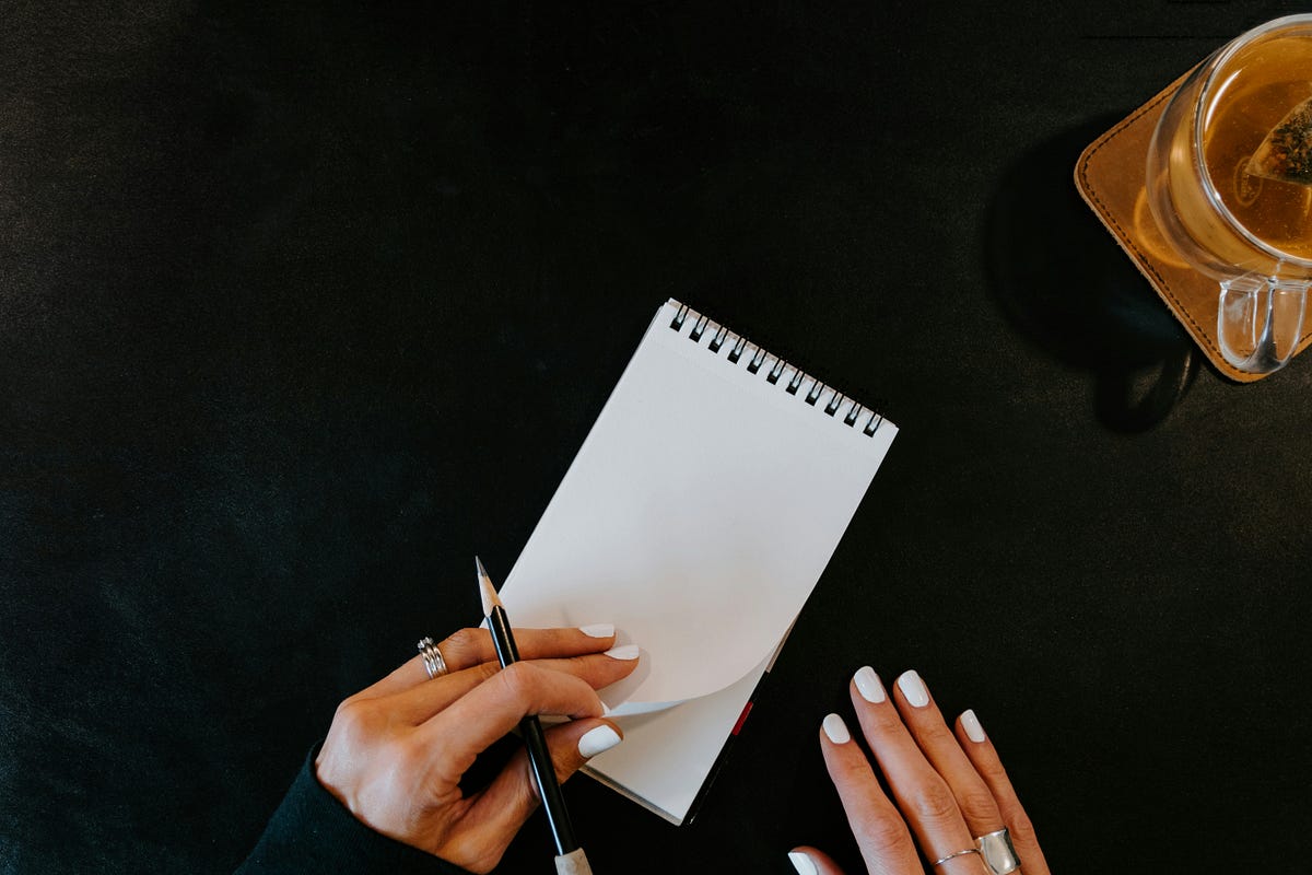 7 Mistakes I Made as a New Writer | by Minakshi Jha | Dec, 2025 | Medium