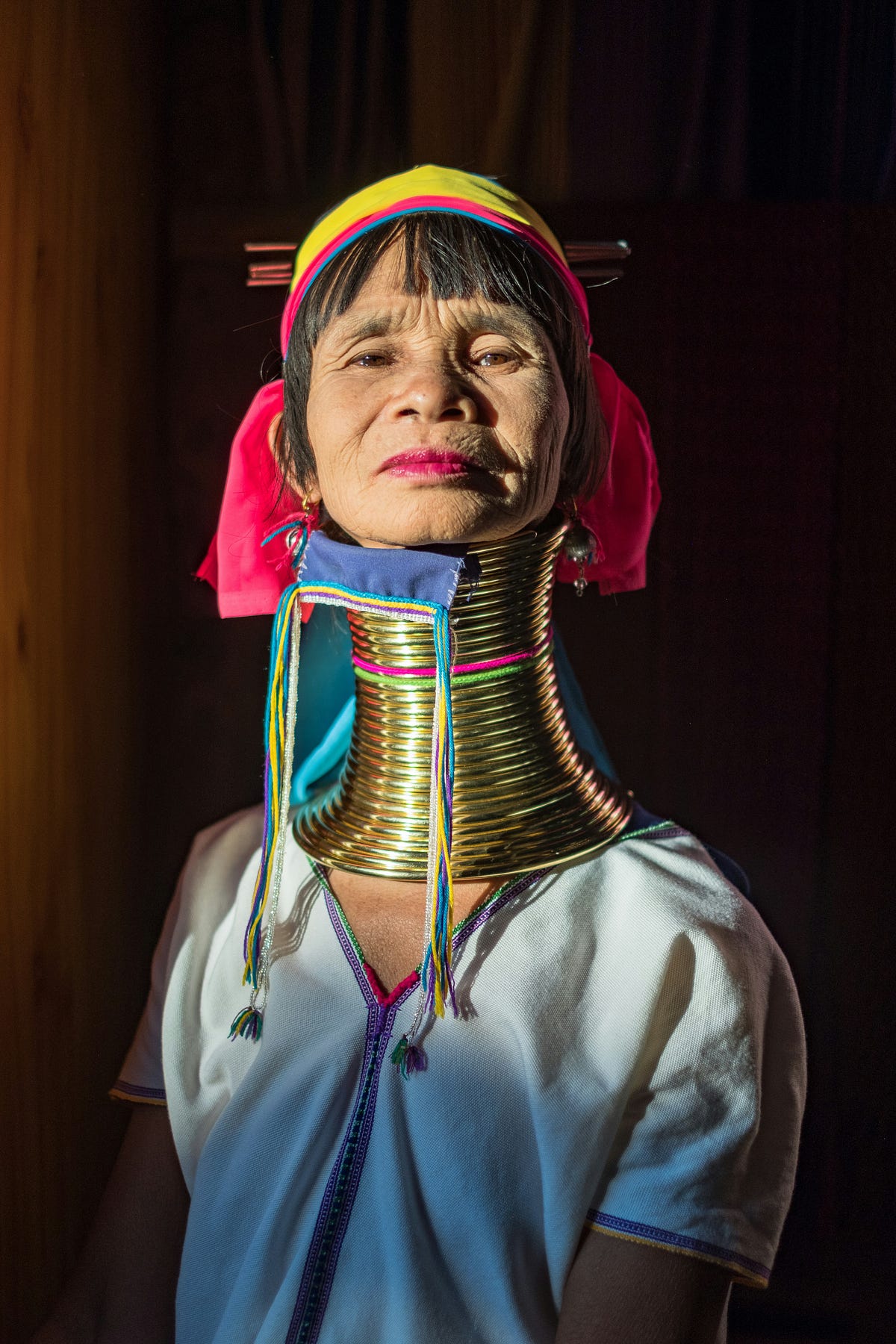 ‘Giraffe Woman’ Wore 15 Rings Around Neck to Lengthen It | by Jen ...
