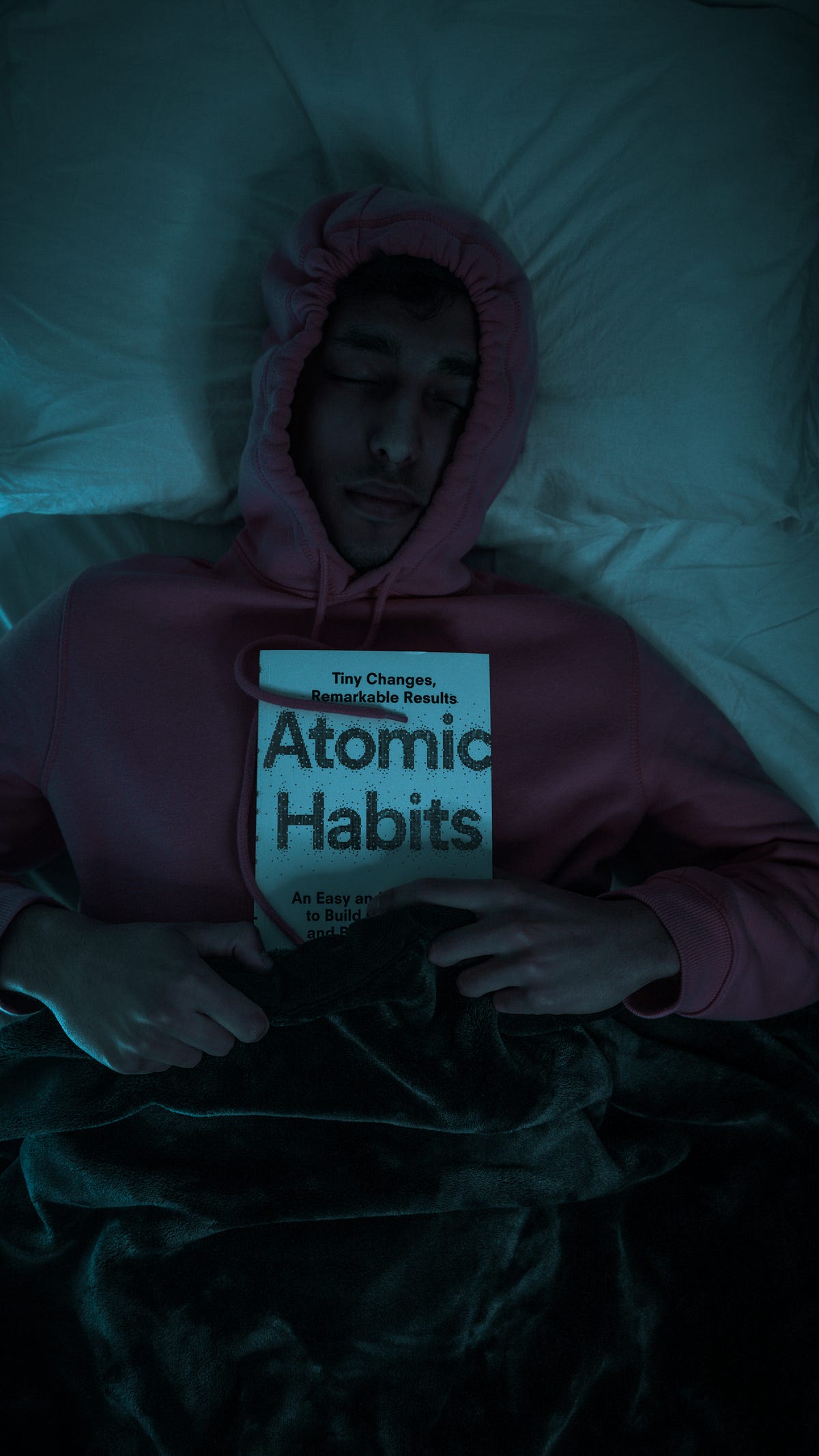 Atomic Habits by James Clear. In his New York Times bestselling book… | by Matheus Mello | Medium