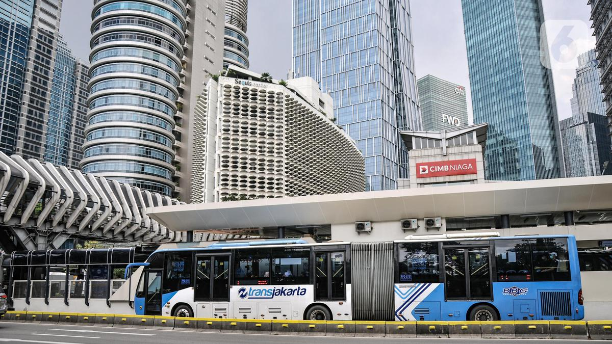 Transjakarta Card Issuer Analysis On Ridership and Revenue | by ...