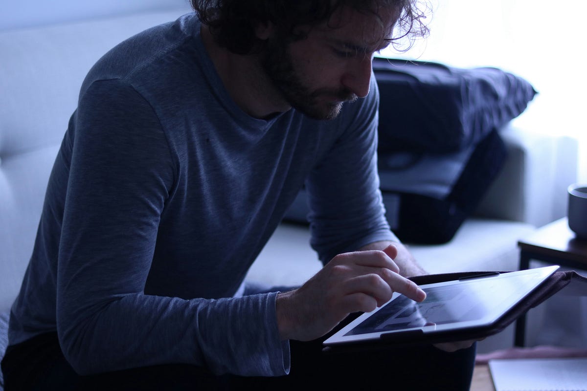 Scroll Trance: How Endless Feeds Quietly Reshape Attention, Emotion ...