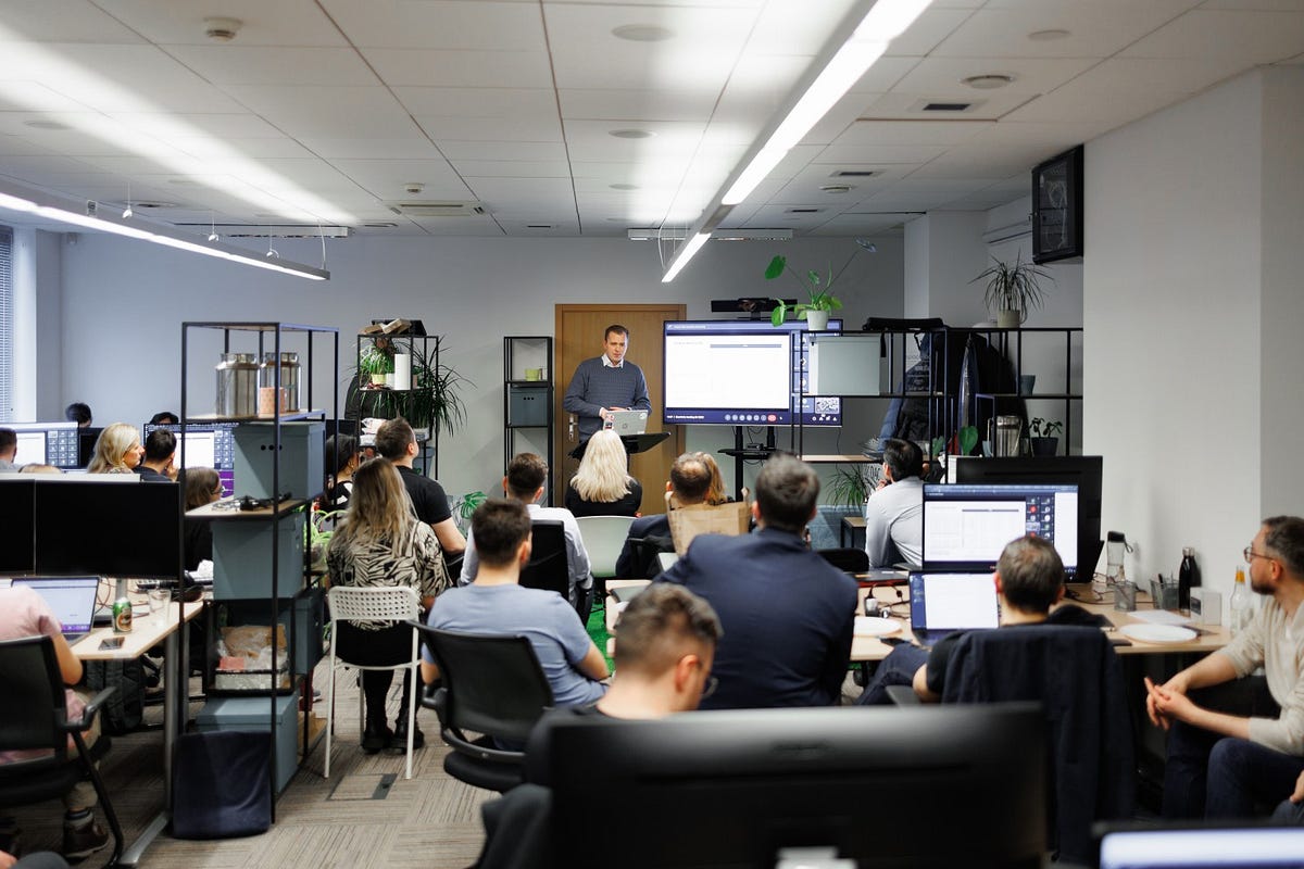 8 tips for choosing a custom software development company | by Radosław ...