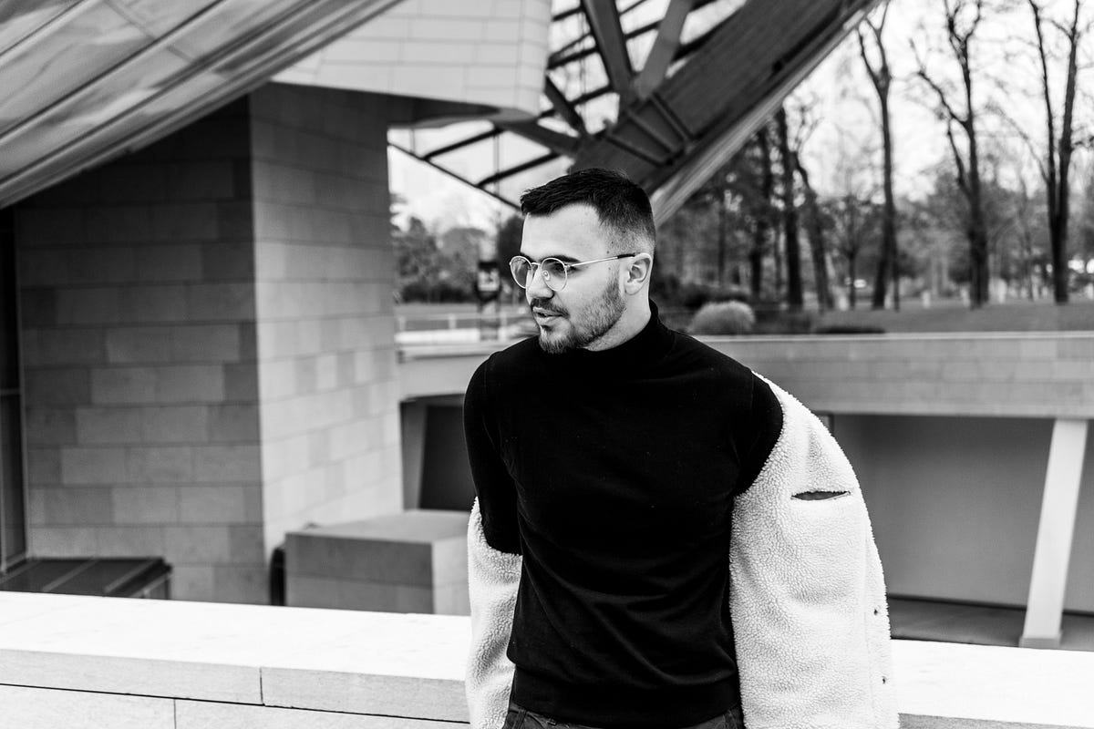 Gen Z vs. Millennials. A Friendly (and Funny) Rivalry | by Mizwrites ...