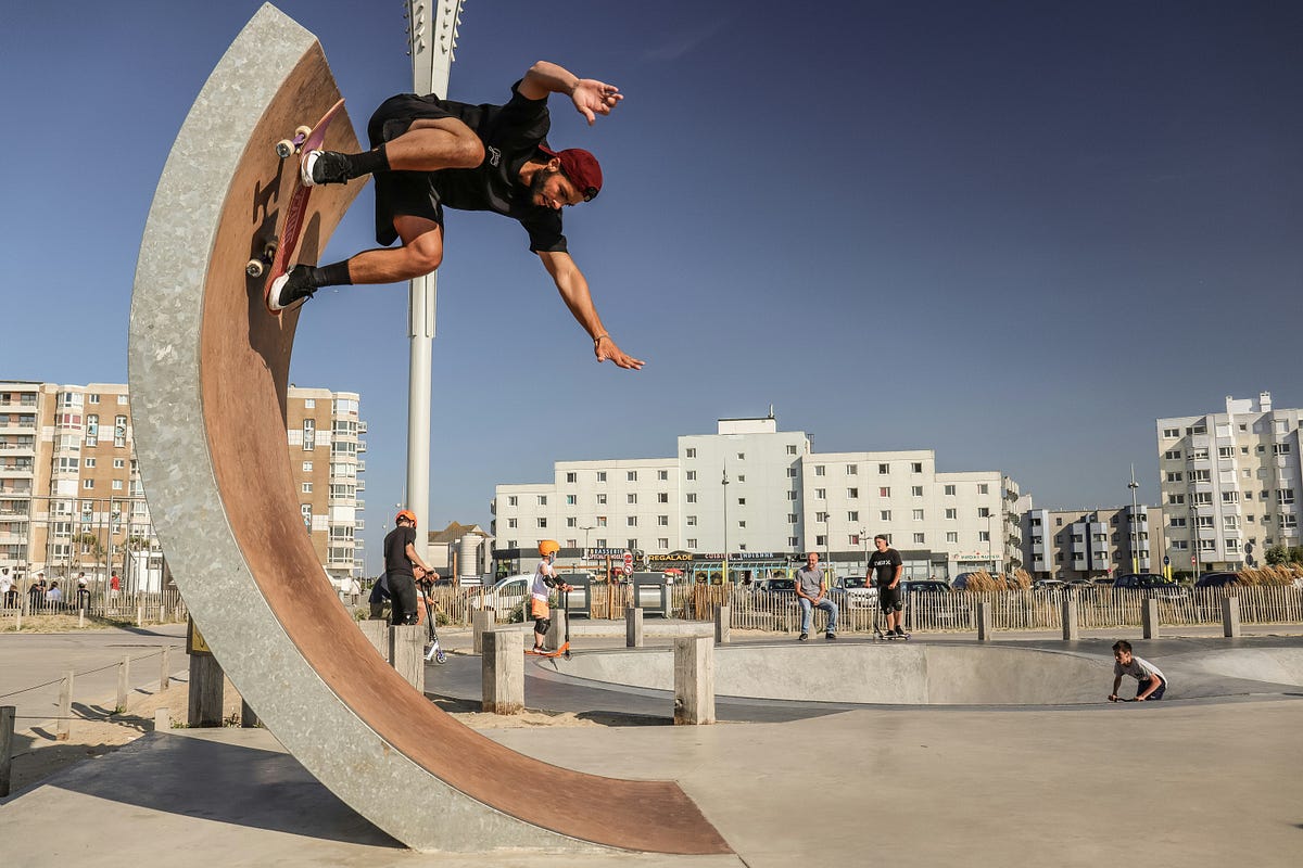 You Can Make $10,000 per Month. But you need to turn your thinking 180… | by Britt Malka 🦊 | Medium