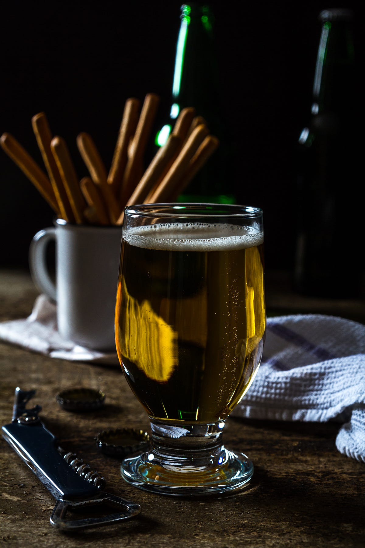 Haiku: Waiting. a noisy bar alone | by Catrina Daimon Lee | Medium