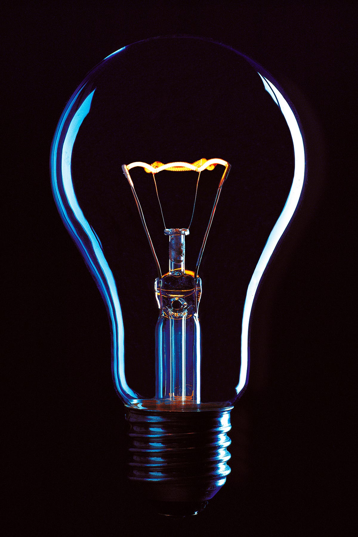 Thomas Edison: How He Invented the Light Bulb and Changed the World ...