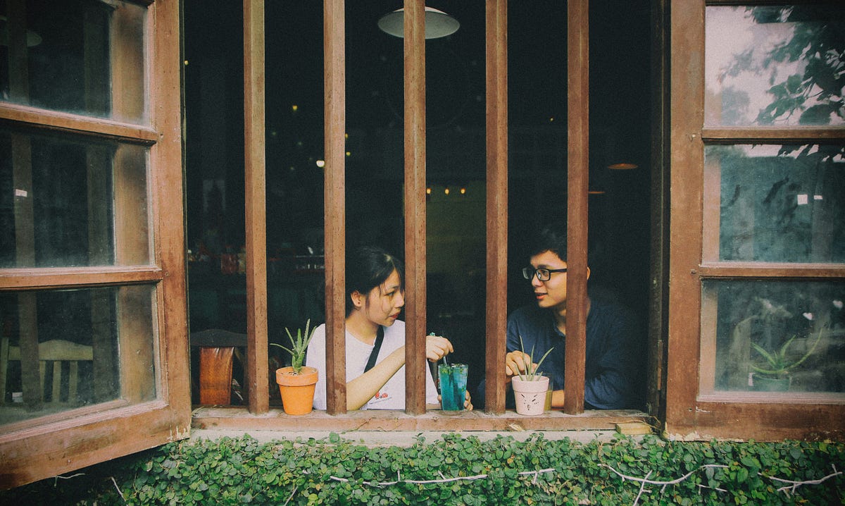 Menulis dengan Gaya Bahasa Percakapan | by Ferdi Dirgantara | Medium