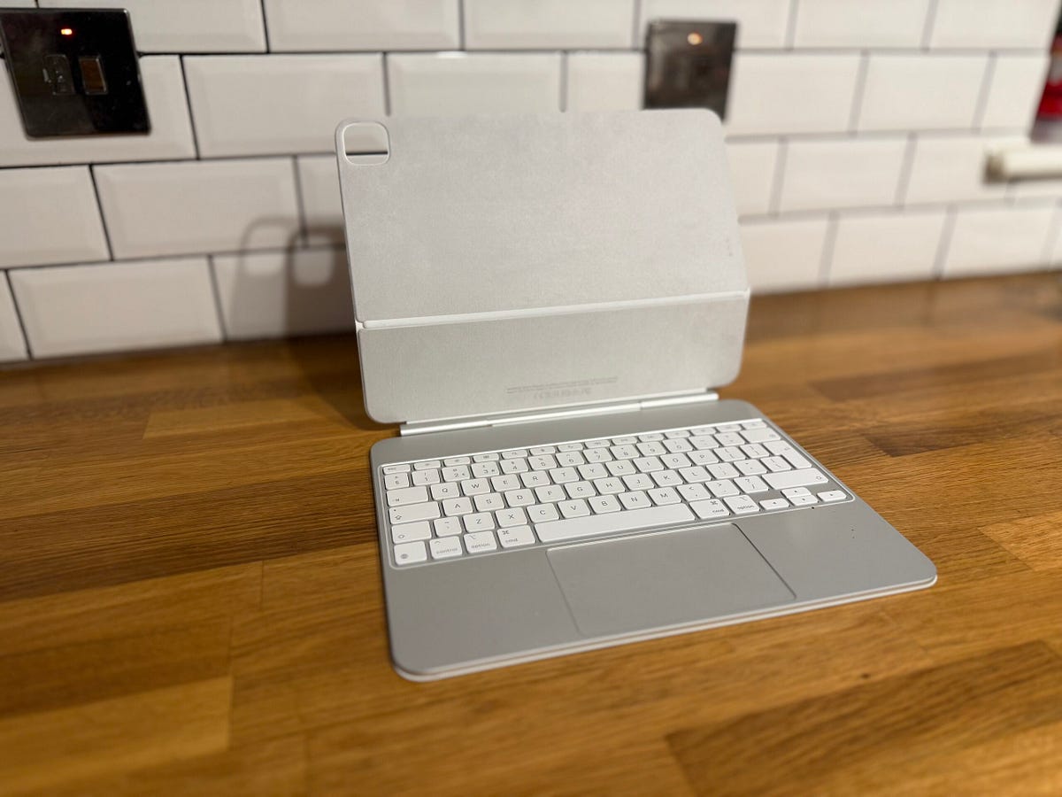 Apple Magic Keyboard for the M4 iPad Pro Review | by Jessica Bryson ...