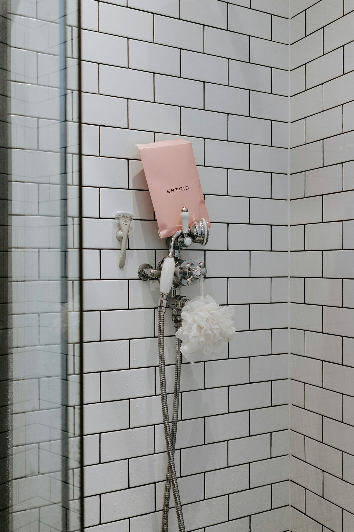 Why Your Brain Gets Its Best Ideas in the Shower | by Gracey Verma ...