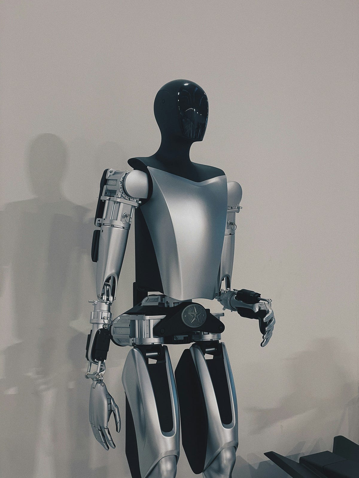 Tesla Unveils Humanoid Robotics. Artificial Intelligence Meets Hardware ...