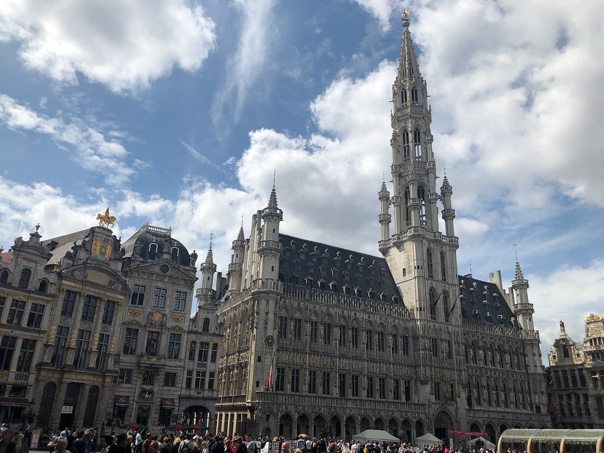 Grand Place, Frites, dan Waffle. Bagian ketiga dari Voyage de Noces ...