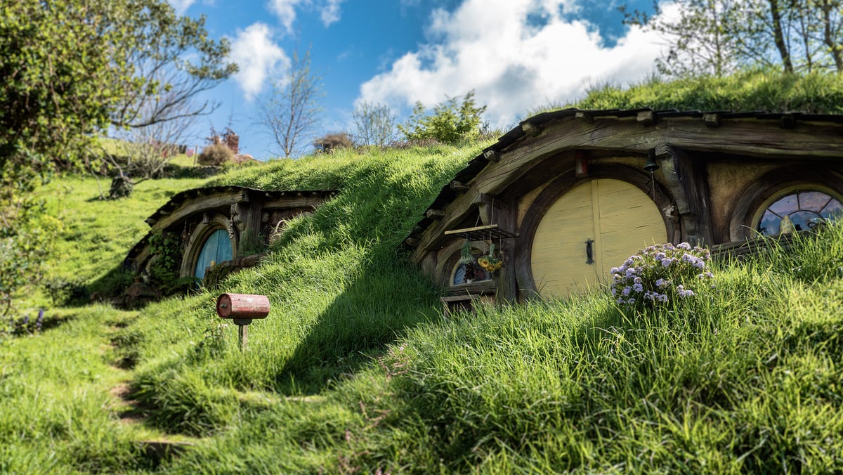 From Hobbits to Dinosaurs — A History of CGI | by Erikka Innes | Cinemania | Medium