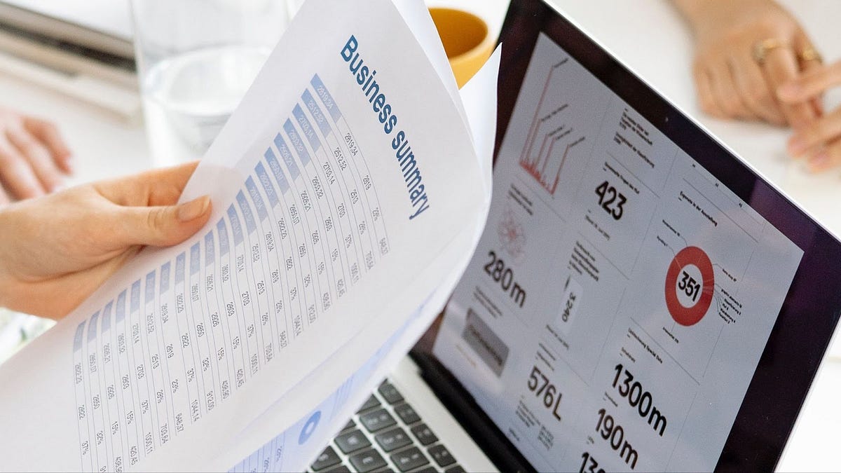 How to Create and Share a Report in Salesforce: | by DevopsDen | May ...
