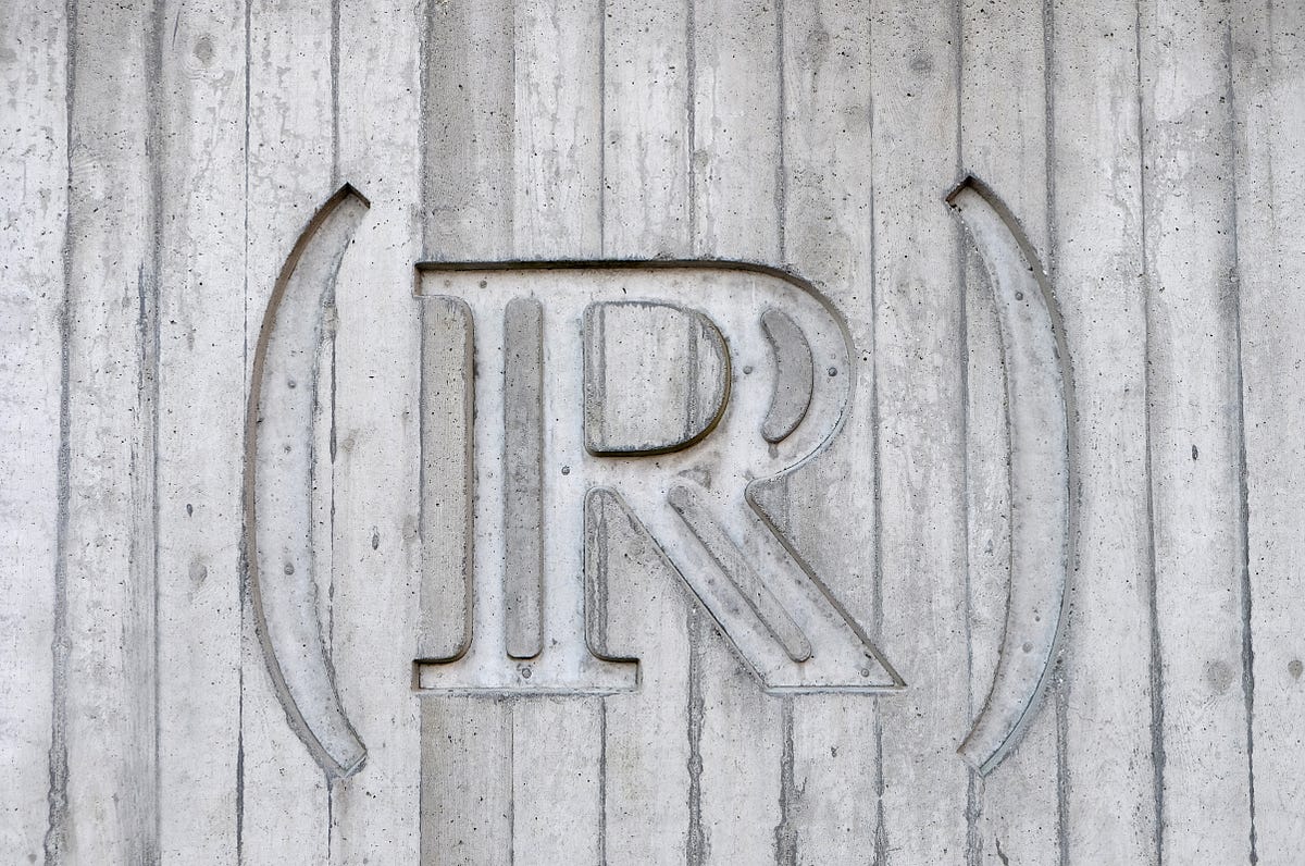A Comprehensive Guide to Feature Engineering and Selection in R | by ...