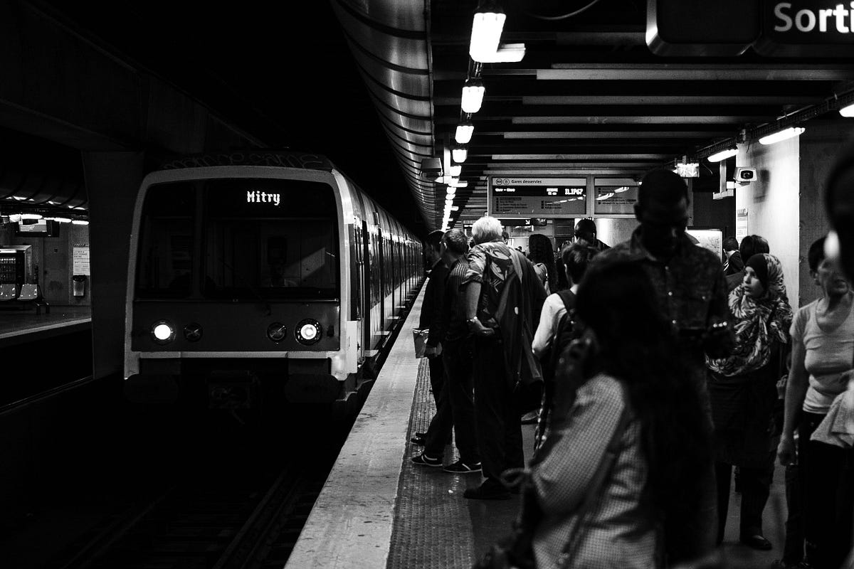 Puisi: Keretaku, Hidupku, Pikiranku | by Dwiki Febrian | Medium
