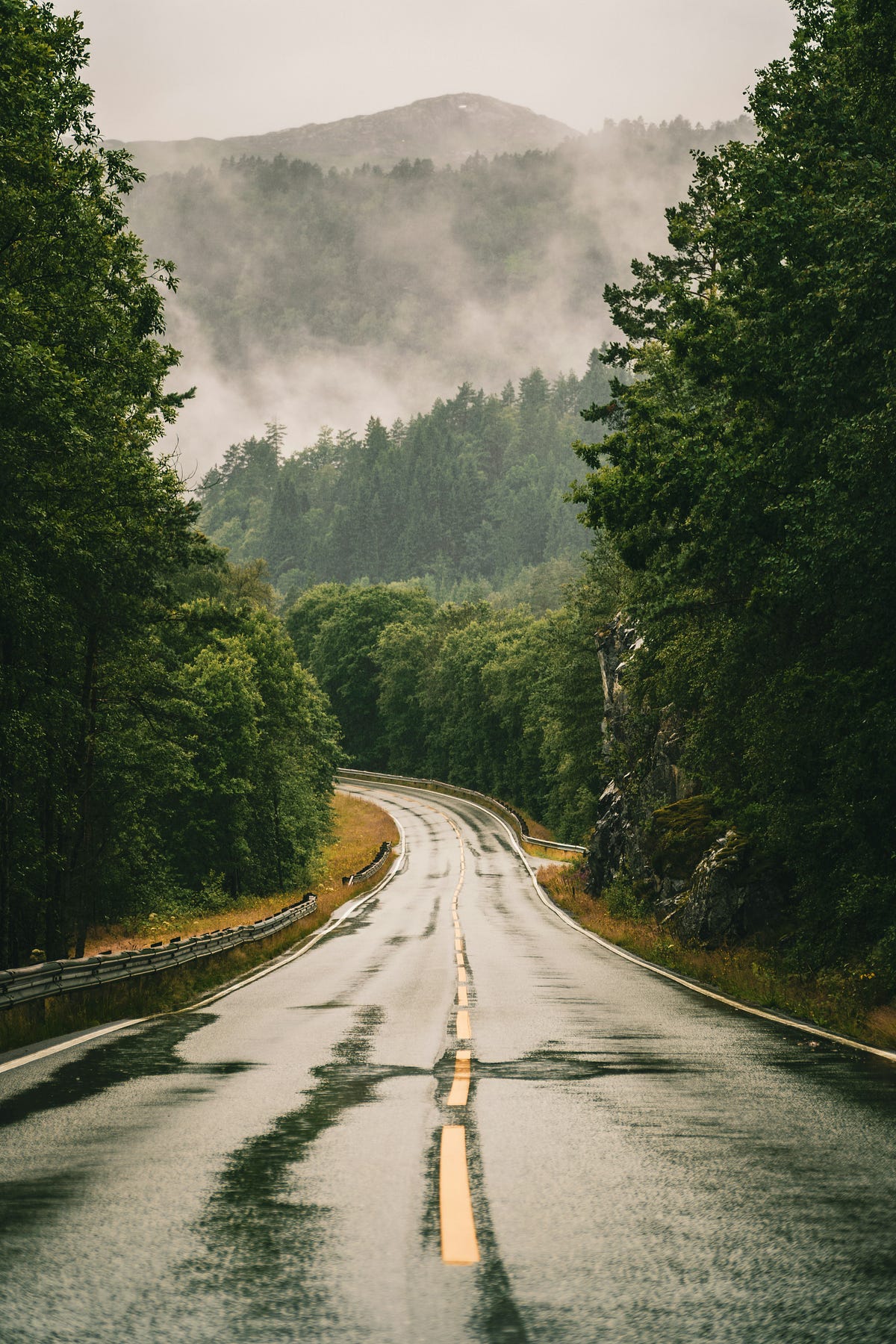 The Pain Of Outgrowing a Friendship | by Amanda Stane | Stories of Amanda | Medium