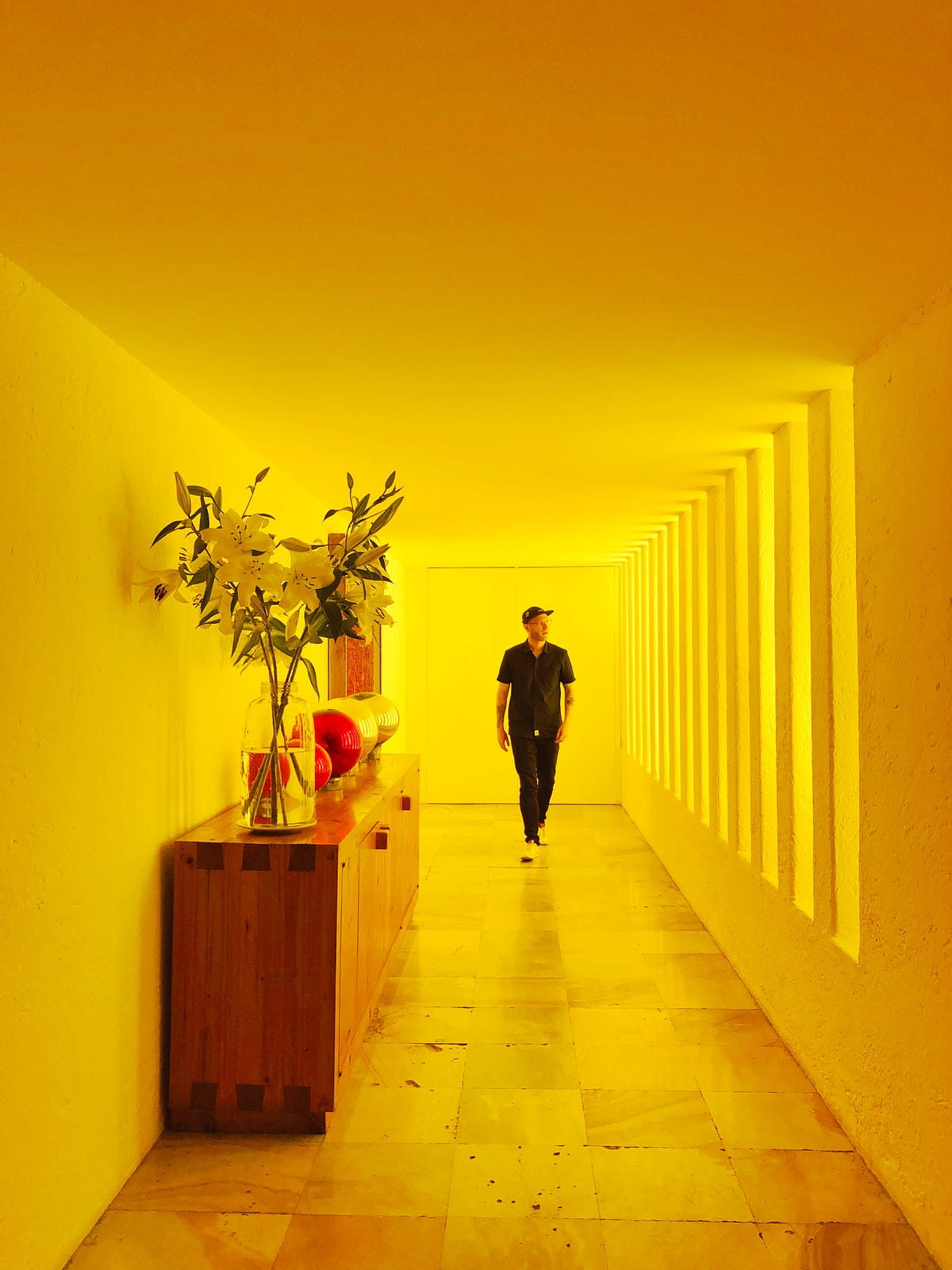 The Shinning Object - ILLUMINATION - Medium