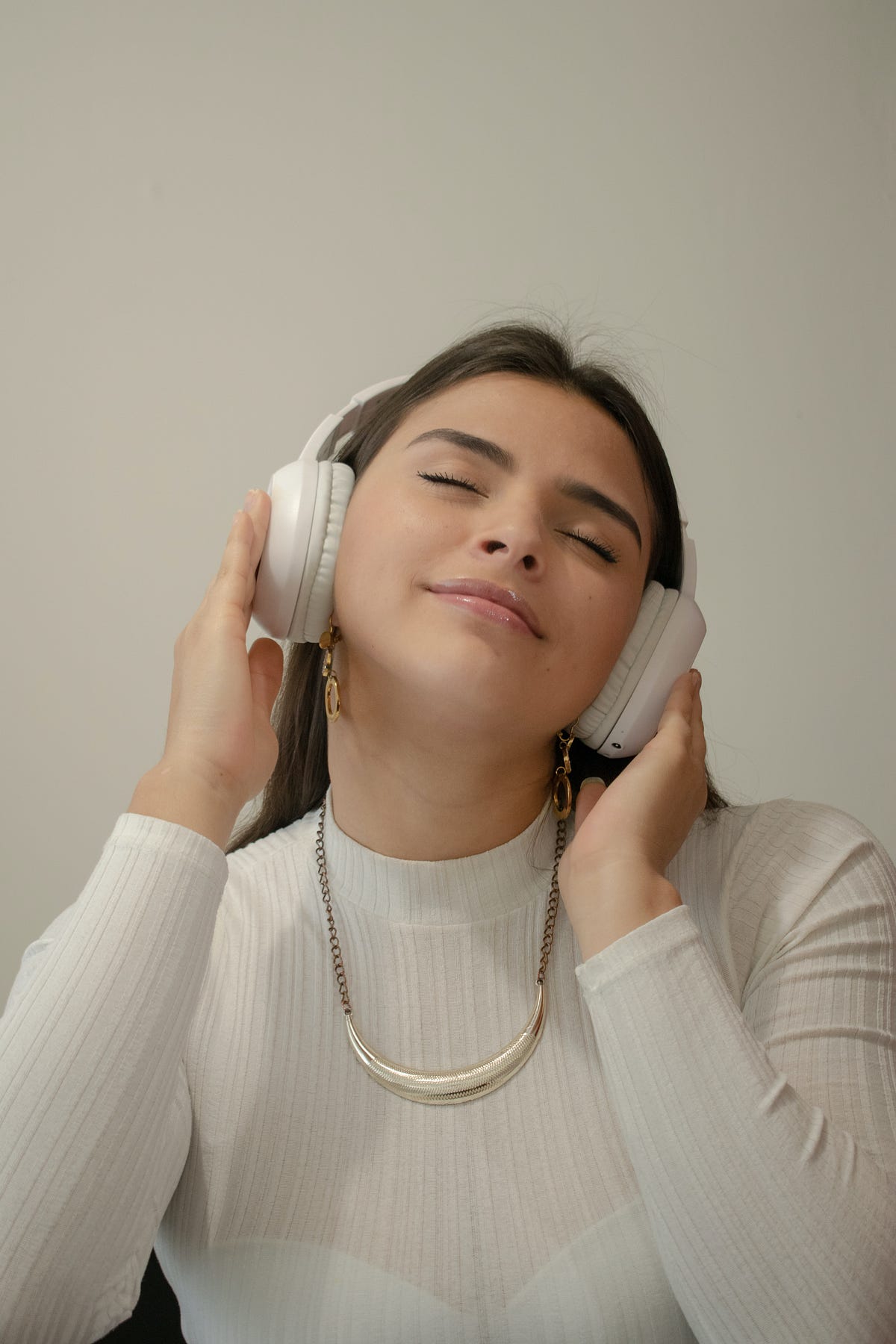 The Lost Art of Listening. Just hearing is not enough | by Bob King ...