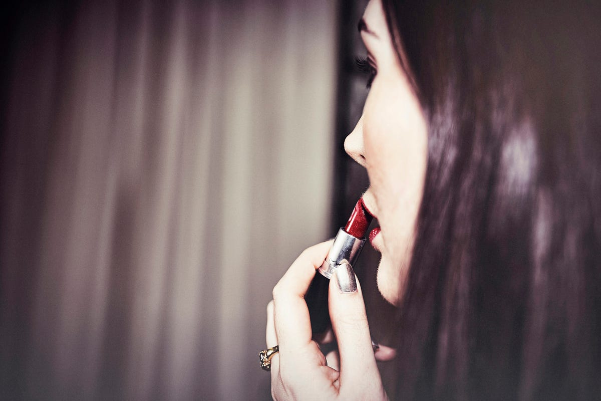 The Patriarchy Paid My Rent. Being a Twin Peaks Girl Paid and Taught… | by Roxanne Hartt | Medium